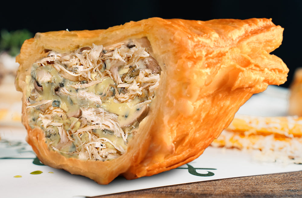 Aussie Gourmet Pie - Chicken, Wild Mushroom, Buttered Leeks & Gorgonzo ...